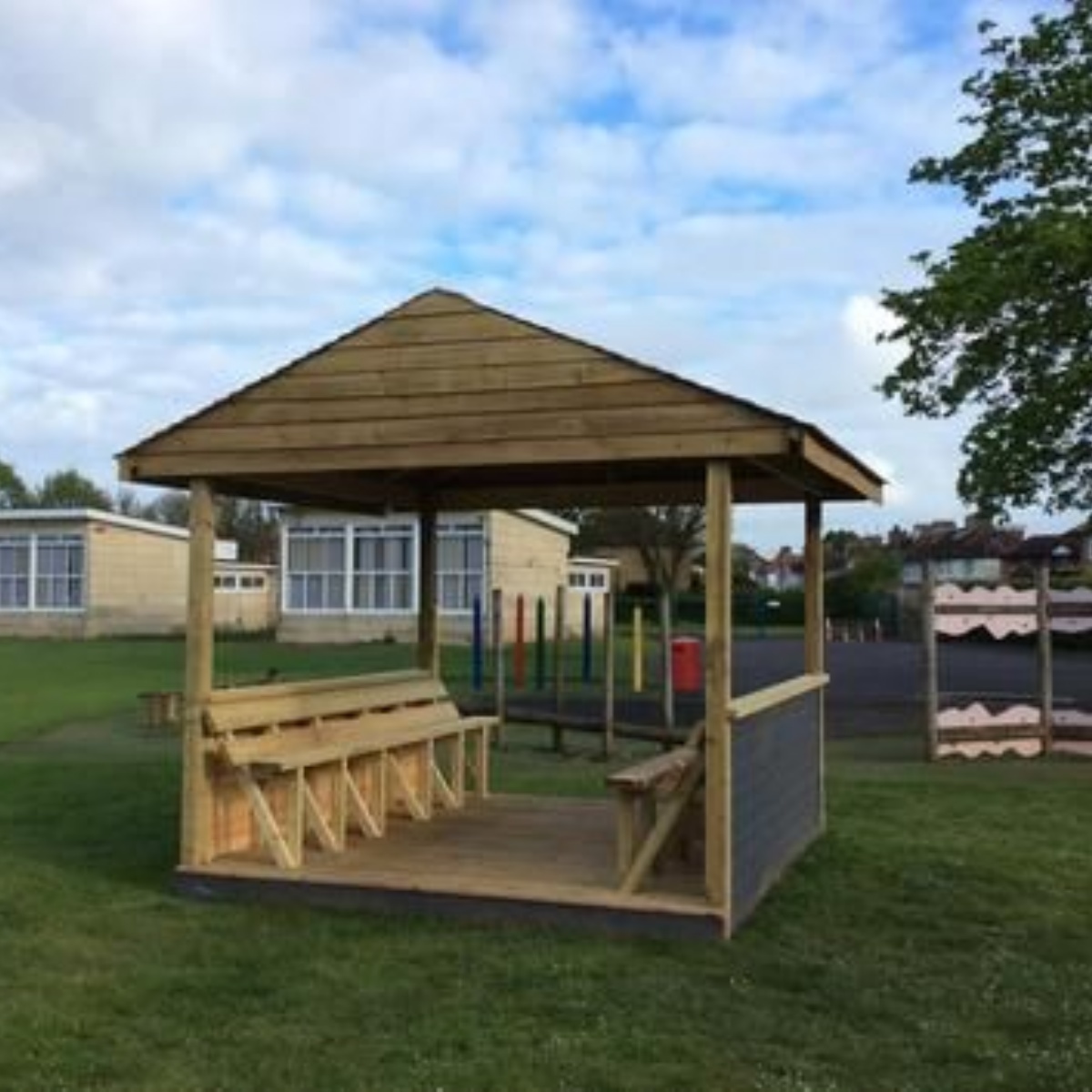 Burleigh Primary School - Fabulous New Hut!